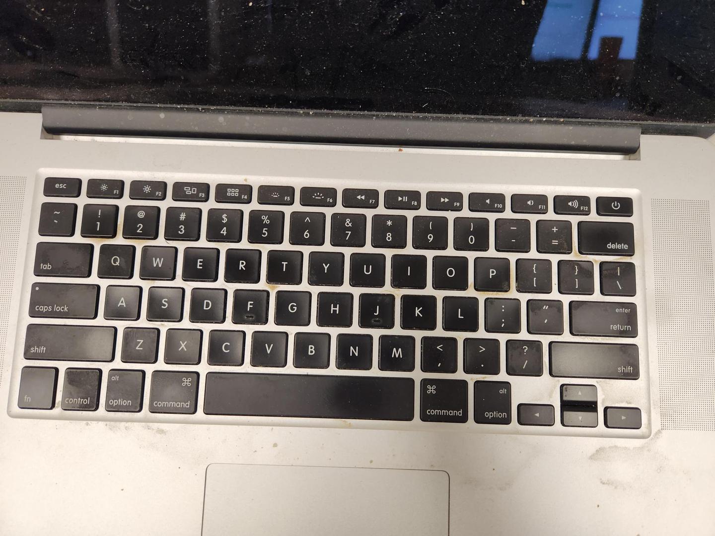 MacBook Pro 2012 (Retina) - 15" - Silver, 256GB, 8GB - LYGQ88833 - Swappa