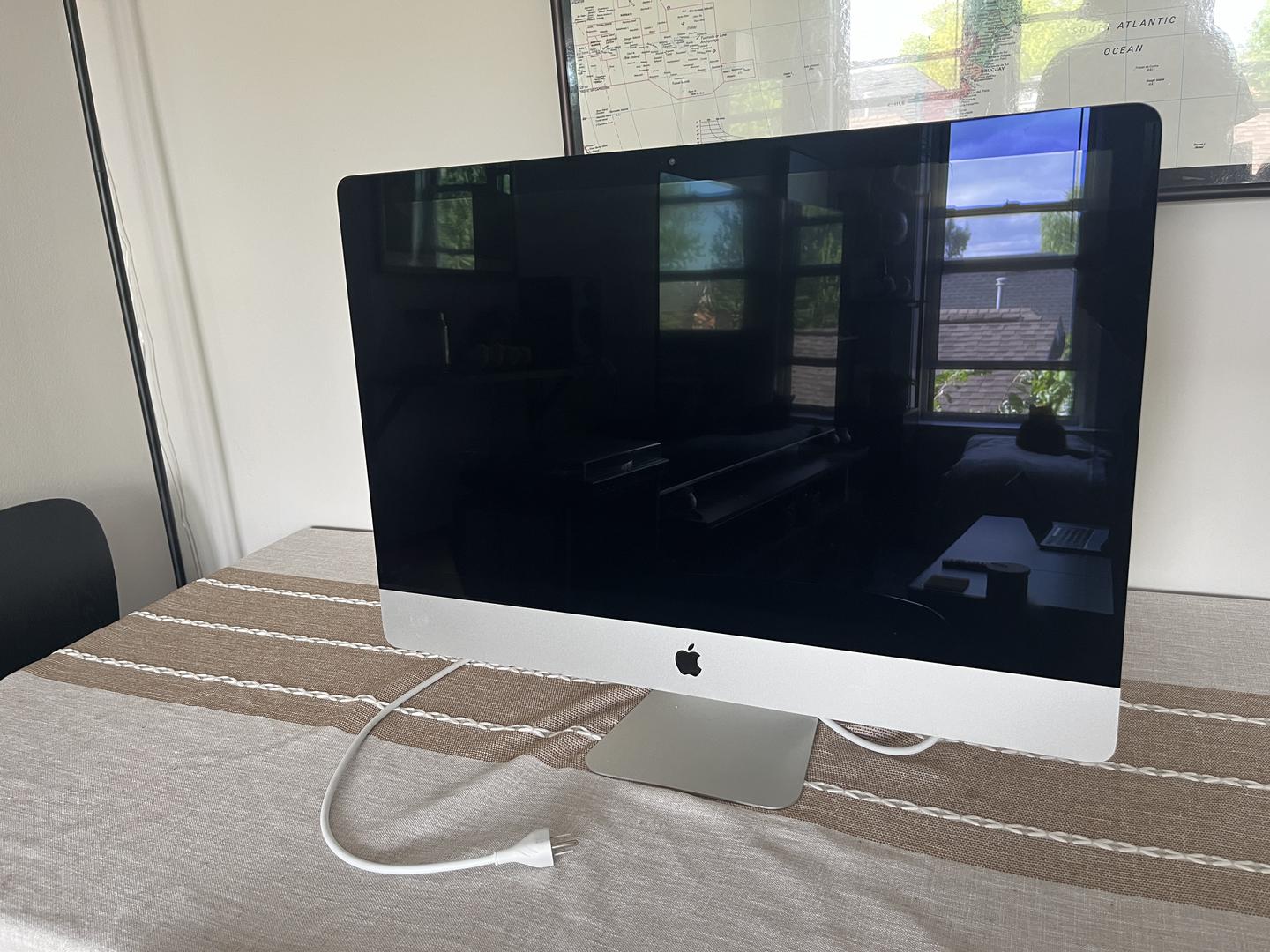 iMac 2017 27" Retina 5K - I5, 1TB, 8GB - LYGS38329 - Swappa