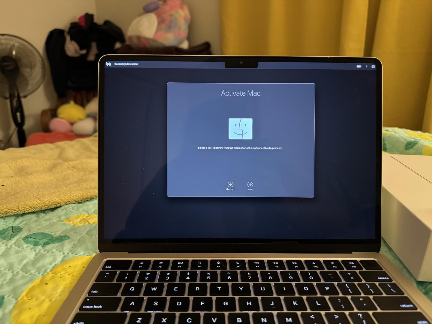 MacBook Air 2022 - 13" - Apple M2, Starlight, 256GB, 8GB - LYGW63042 ...