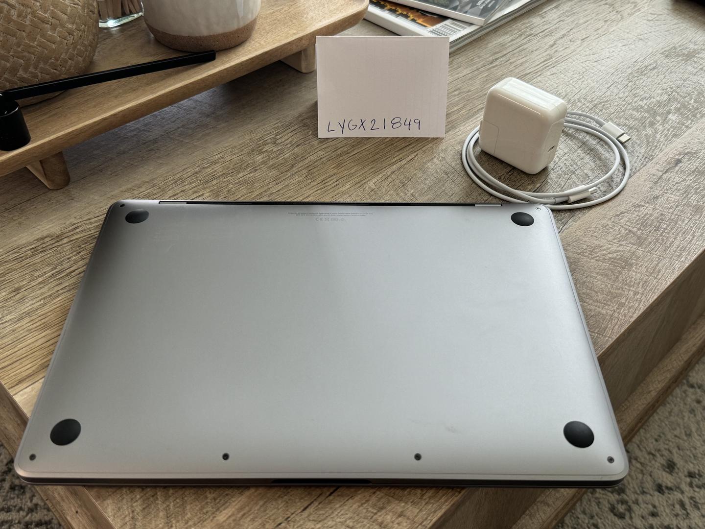 MacBook Pro 2020 - 13" - Apple M1, Gray, 256GB, 8GB - LYGX21849 - Swappa