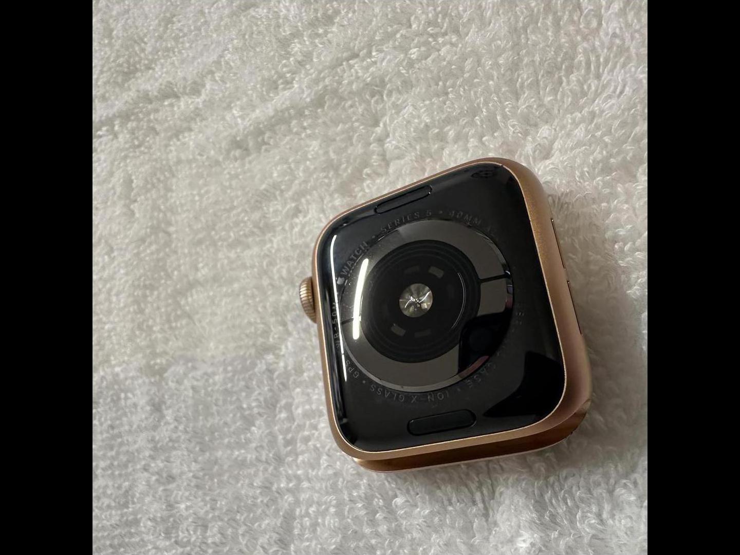 Apple Watch Series 5 40mm - Gold, A2092 - GPS, Aluminum - LYGZ67269 ...