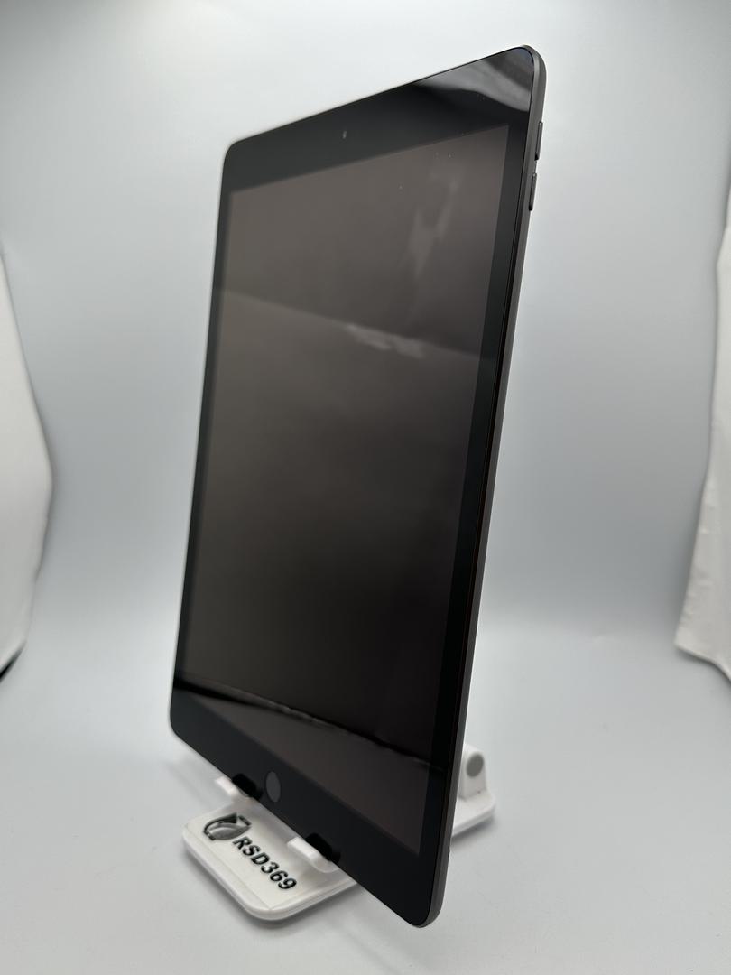 Apple iPad 8th Gen - Unlocked, Gray, 128GB, A2428 - LYHA16367 - Swappa