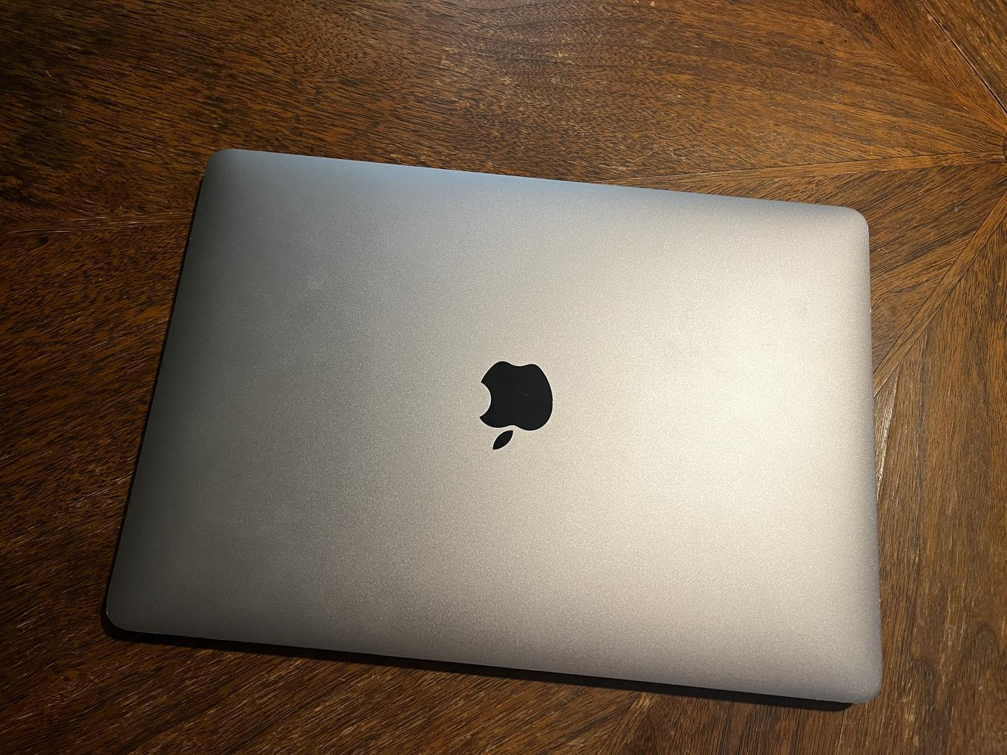 MacBook Pro 2020 - 13" - Apple M1, Gray, 256GB, 8GB - LYHF53321 - Swappa