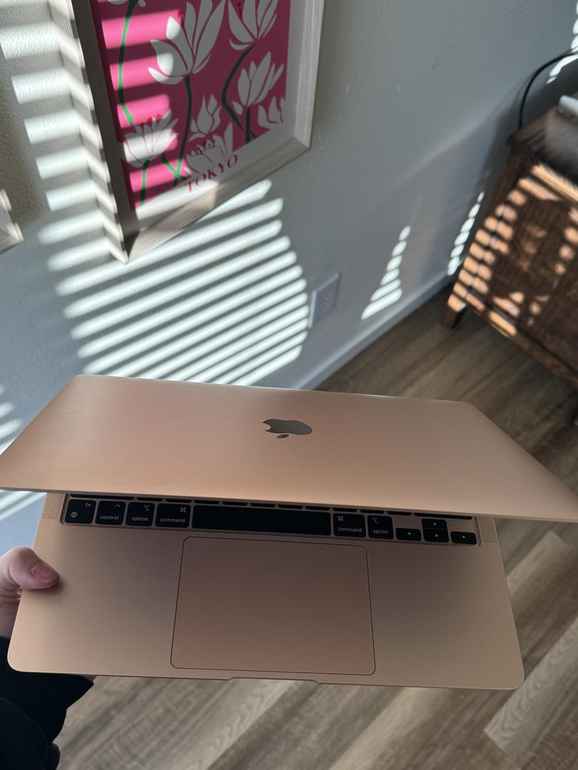 MacBook Air 2020 - 13" - Apple M1, Gold, 256GB, 8GB - LYHM34359 - Swappa