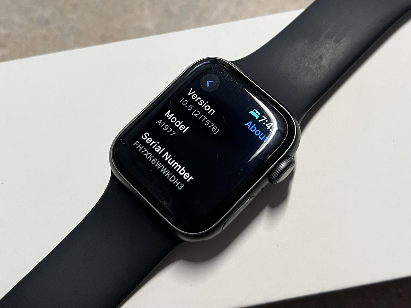 Apple Watch Series 4 40mm - Gray, A1977 - GPS, Aluminum - LYHM80698 ...