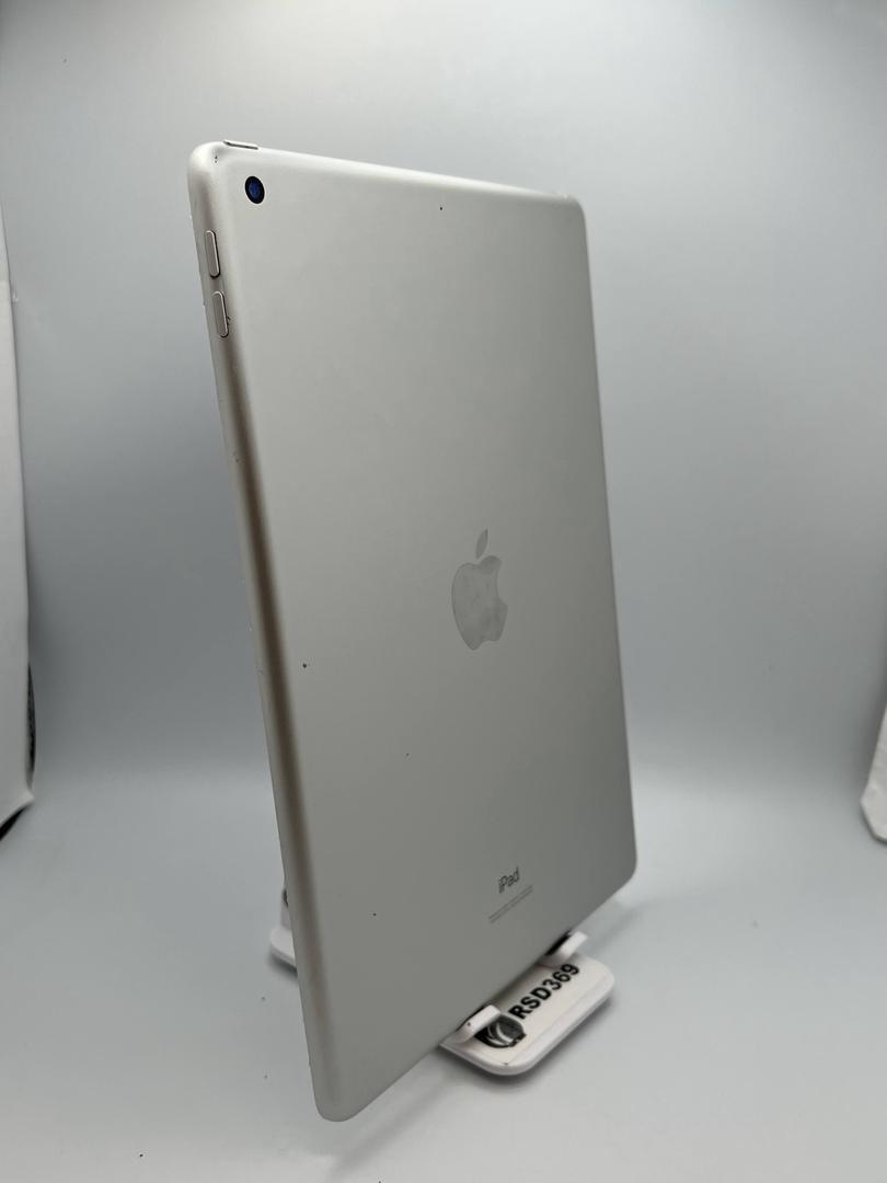 Apple iPad 8th Gen - Unlocked, Silver, 32GB, A2428 - LYHN48297 - Swappa