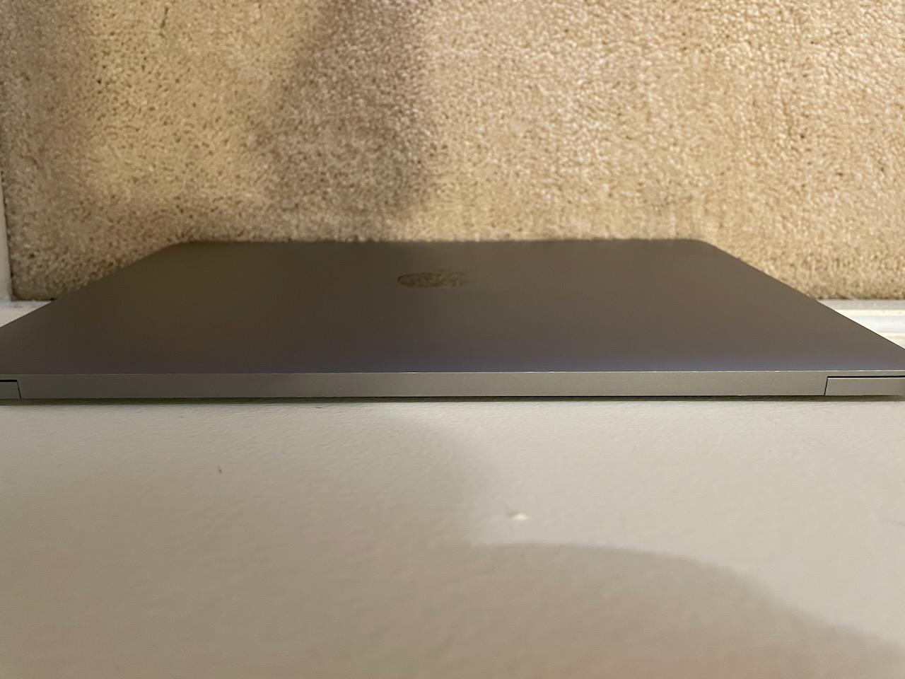 MacBook Pro 2020 - 13" - Apple M1, Gray, 512GB, 16GB - LYHP68418 - Swappa