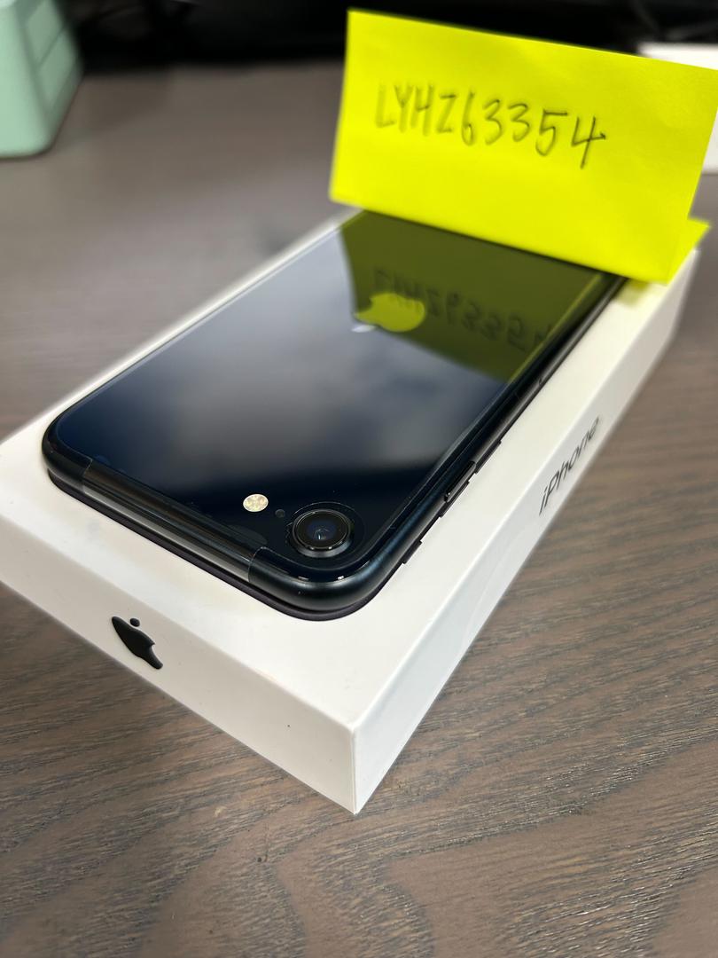 Apple iPhone SE 3rd Gen 2022 - Unlocked, Midnight, 64GB, A2595 - LYHZ63354 - Swappa