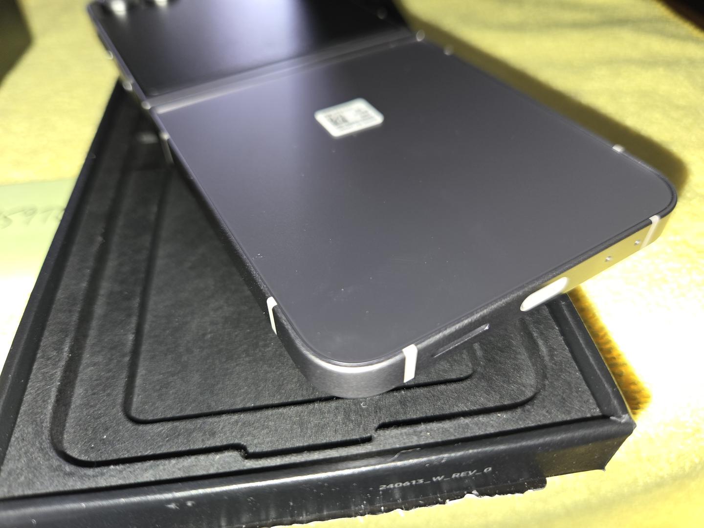 Samsung Galaxy Z Flip6 - Unlocked, Silver, 512GB, 12GB, SM-F741U1 ...