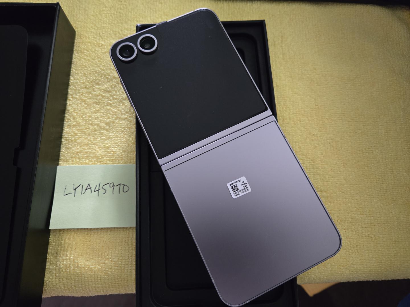Samsung Galaxy Z Flip6 - Unlocked, Silver, 512GB, 12GB, SM-F741U1 ...
