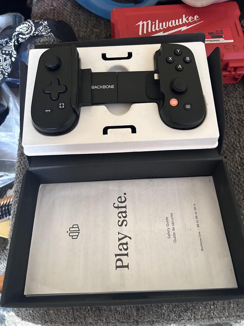 Backbone One Controller - Lightning (iPhone), Standard - LYIY44023 - Swappa