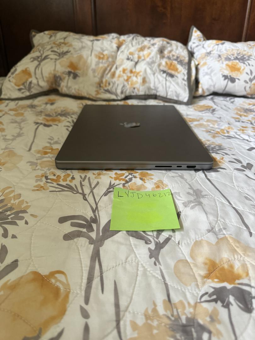 MacBook Pro 2021 - 16" - Apple M1 Pro 10-core, Gray, 512GB, 16GB ...