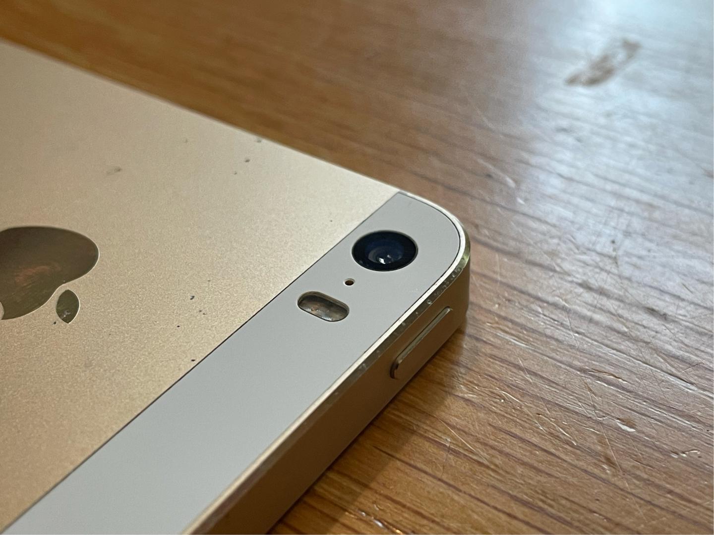 Apple iPhone 5S - Unlocked, Gold, 32GB, A1533 - LYJX94866 - Swappa