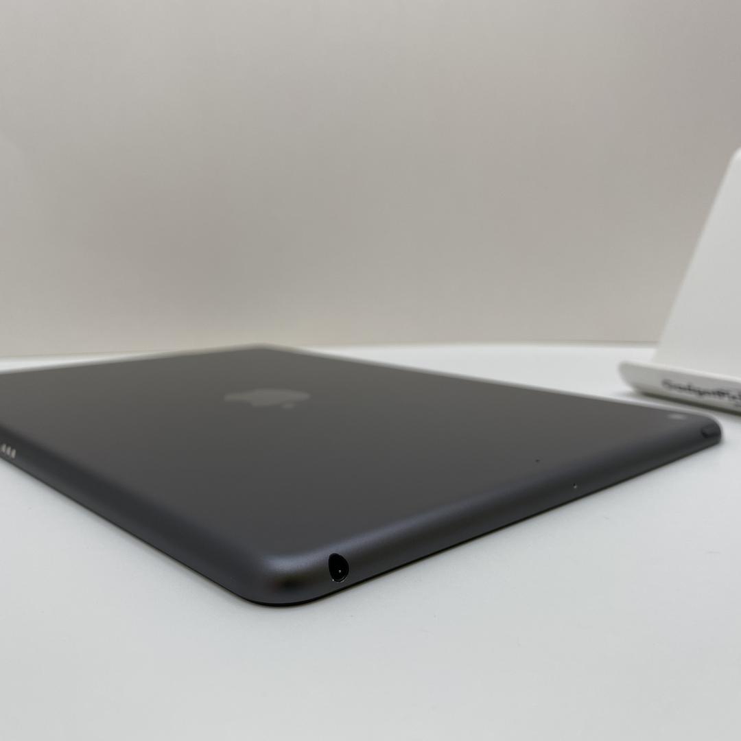 Apple iPad 8th Gen - Unlocked, Gray, 32GB, A2428 - LYKH13196 - Swappa