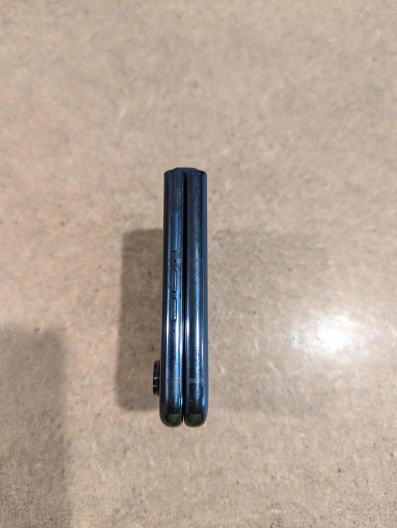 Motorola Razr Plus 2024 - Unlocked, Navy Blue, 256GB, 12GB - LYKM12042 ...