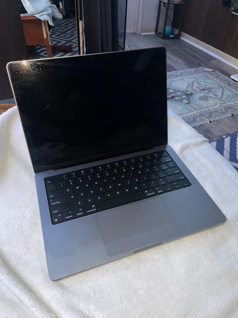 MacBook Pro 2021 - 14" - Apple M1 Pro 8-core, Silver, 512GB, 16GB ...