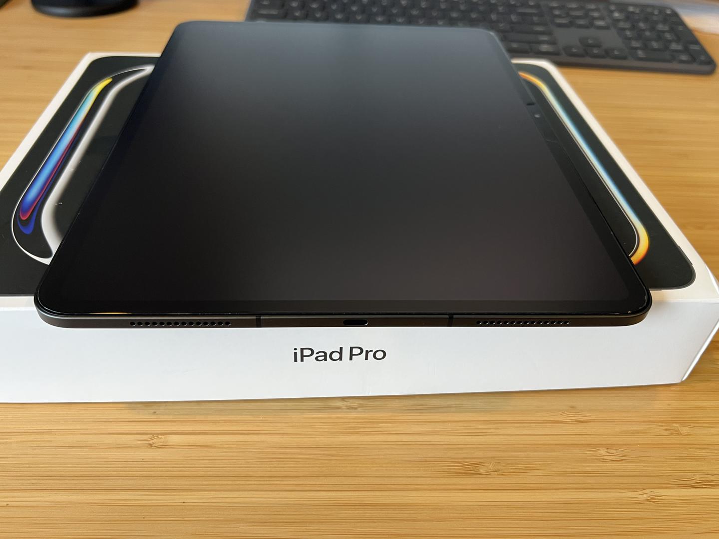 Apple iPad Pro 13" (M4) 2024 - Unlocked, Black, 256GB, 8GB, A2926 ...