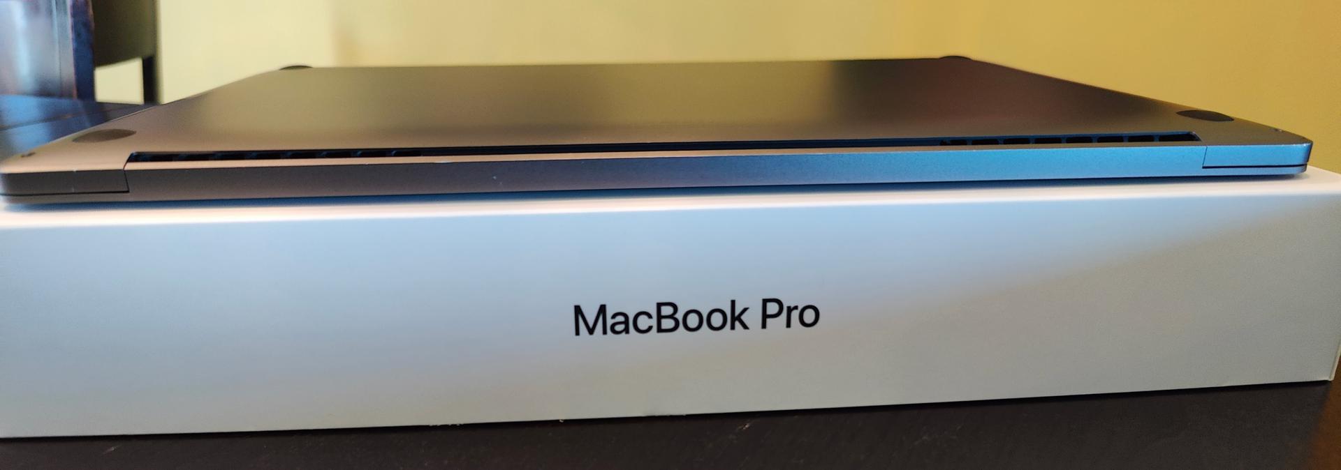 MacBook Pro 2019 - 15" - I9, Silver, 512GB, 16GB - LYME35718 - Swappa