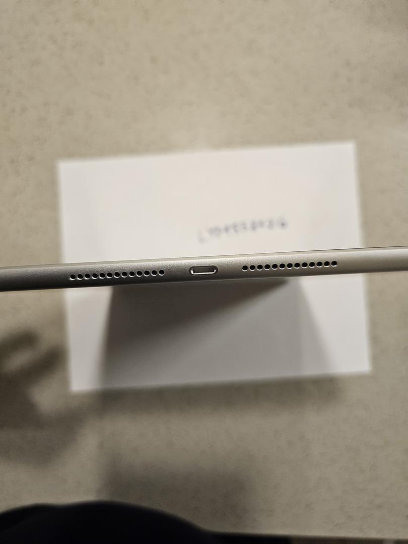 Apple iPad 9th Gen - Wi-Fi, Silver, 64GB, A2602 - LYMS58426 - Swappa