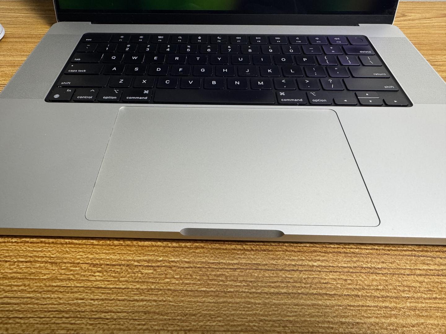 MacBook Pro 2021 - 16" - Apple M1 Pro 10-core, Silver, 512GB, 16GB ...