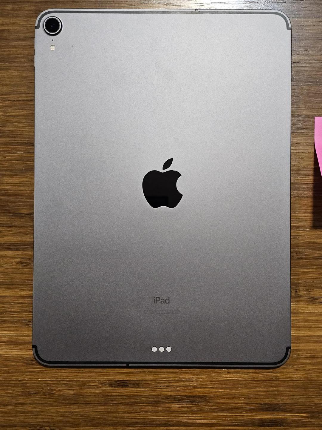 Apple iPad Pro 11" 2018 - Unlocked, Gray, 1TB, A2013 - LZAD27709 - Swappa