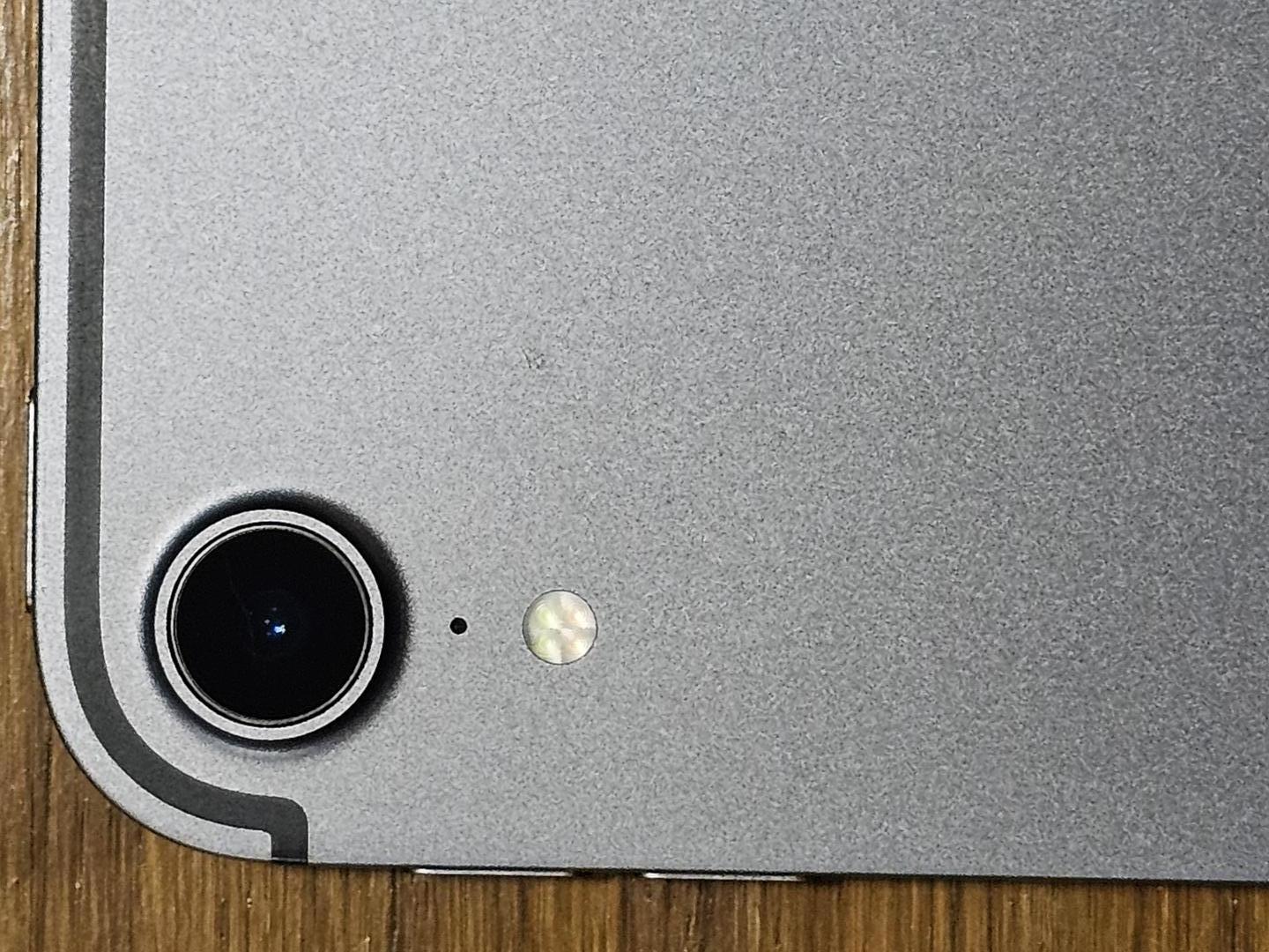 Apple iPad Pro 11" 2018 - Unlocked, Gray, 1TB, A2013 - LZAD27709 - Swappa