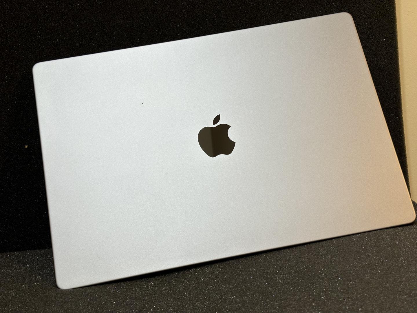 MacBook Pro 2021 - 16" - Apple M1 Pro 10-core, Gray, 1TB, 16GB ...