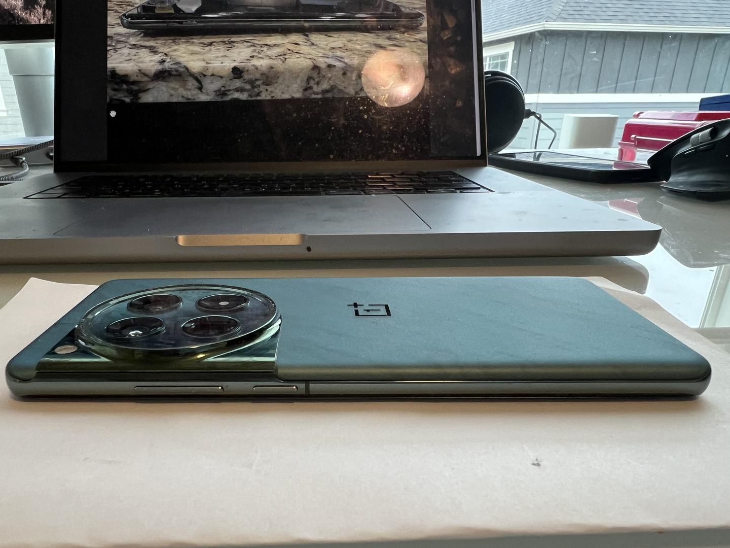 OnePlus 12 - Unlocked, Green, 512GB, 16GB, CPH2583 - LZAJ43126 - Swappa