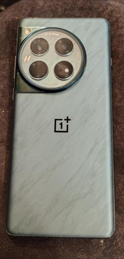 OnePlus 12 - Unlocked, Green, 256GB, 12GB, CPH2583 - LZAL30865 - Swappa