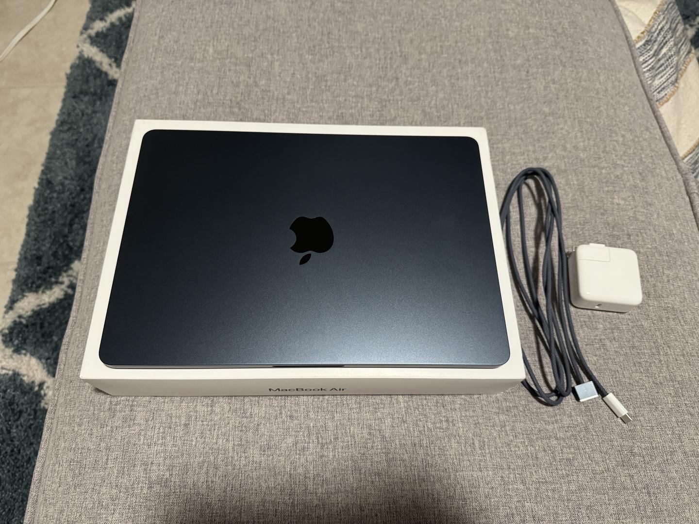 MacBook Air 2024 (M3) - 13" - Apple M3, Midnight, 256GB, 16GB, 8-core ...