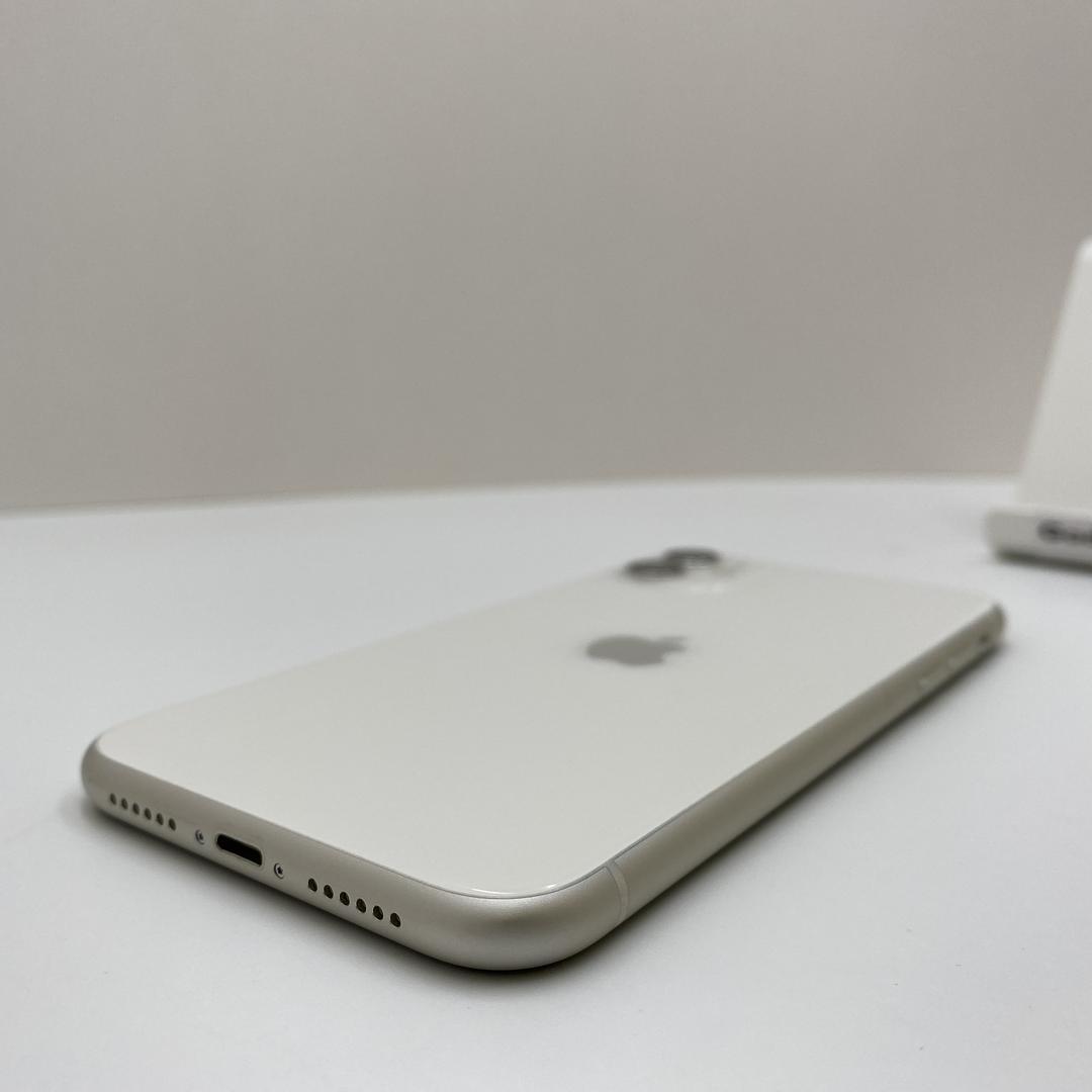Apple iPhone 11 - Unlocked, White, 64GB, A2111 - LZBK25398 - Swappa