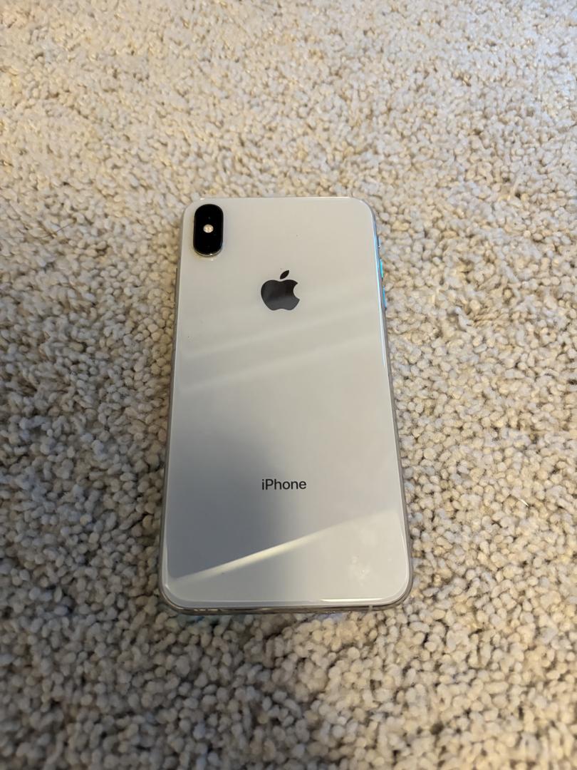 Apple iPhone Xs Max - Unlocked, Silver, 64GB, A1921 - LZBQ90207 - Swappa