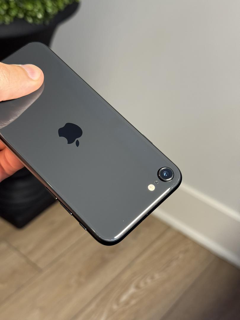 Apple iPhone SE 3rd Gen 2022 - Unlocked, Midnight, 64GB, A2595 - LZBV75032 - Swappa