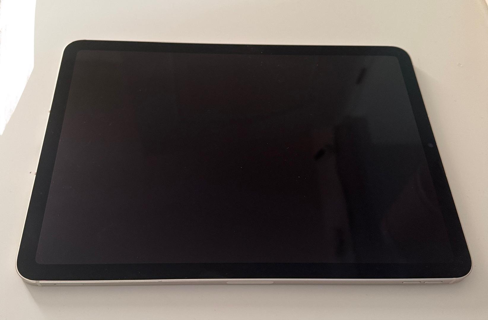 Apple iPad Air 5th Gen - Unlocked, Starlight, 256GB, A2589 - LZCM21781 ...