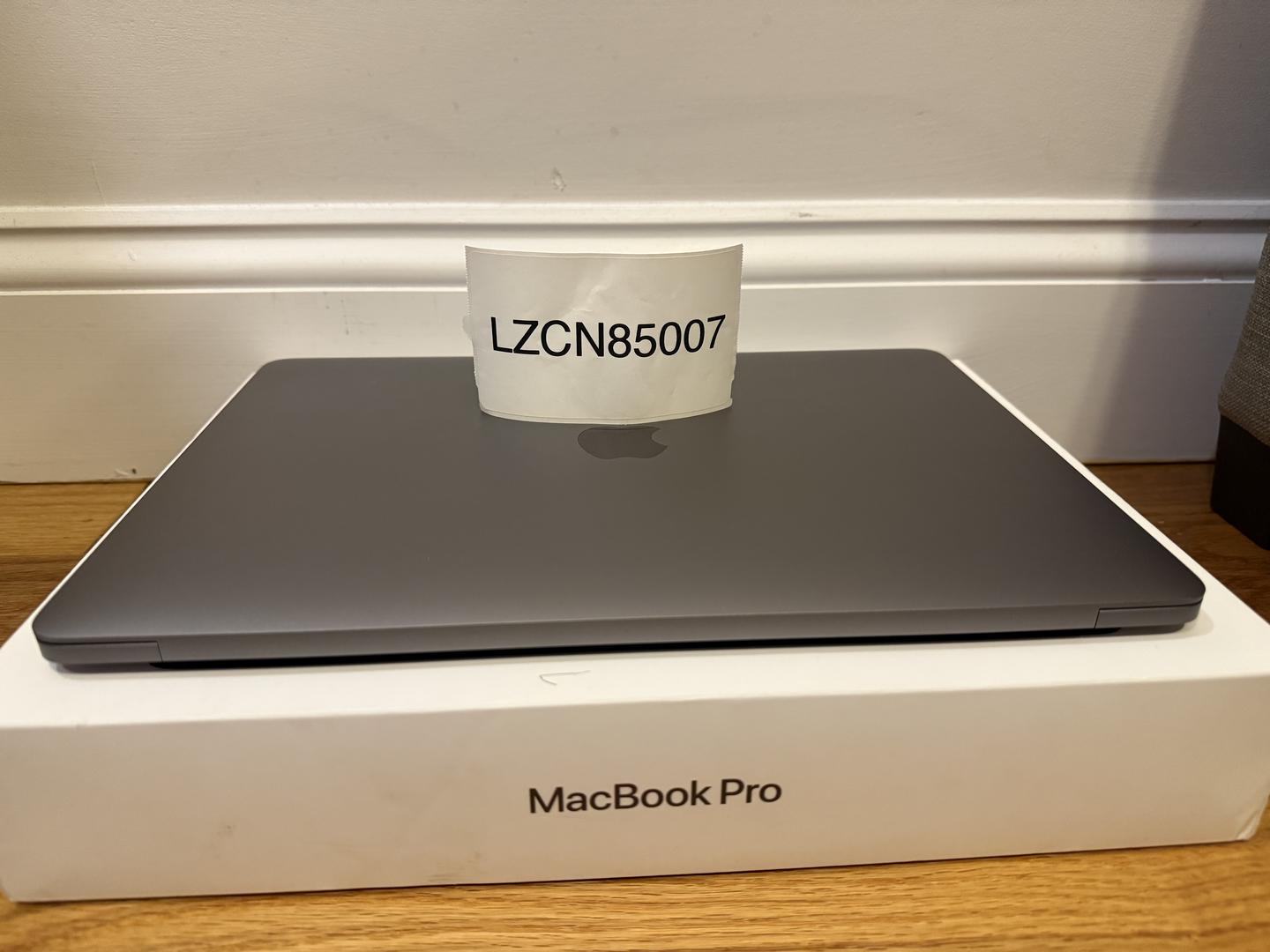 MacBook Pro 2020 - 13" - Apple M1, Gray, 1TB, 16GB - LZCN85007 - Swappa