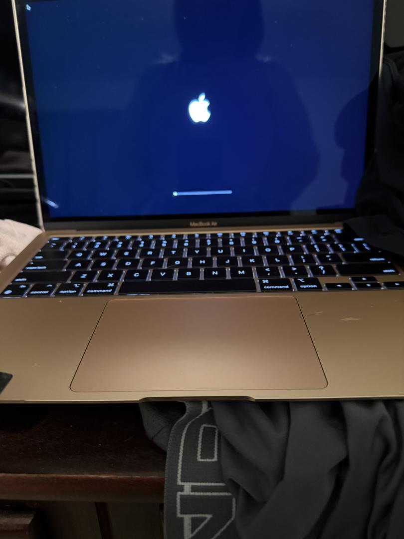MacBook Air 2020 - 13" - Apple M1, Gold, 256GB, 8GB - LZFB08536 - Swappa