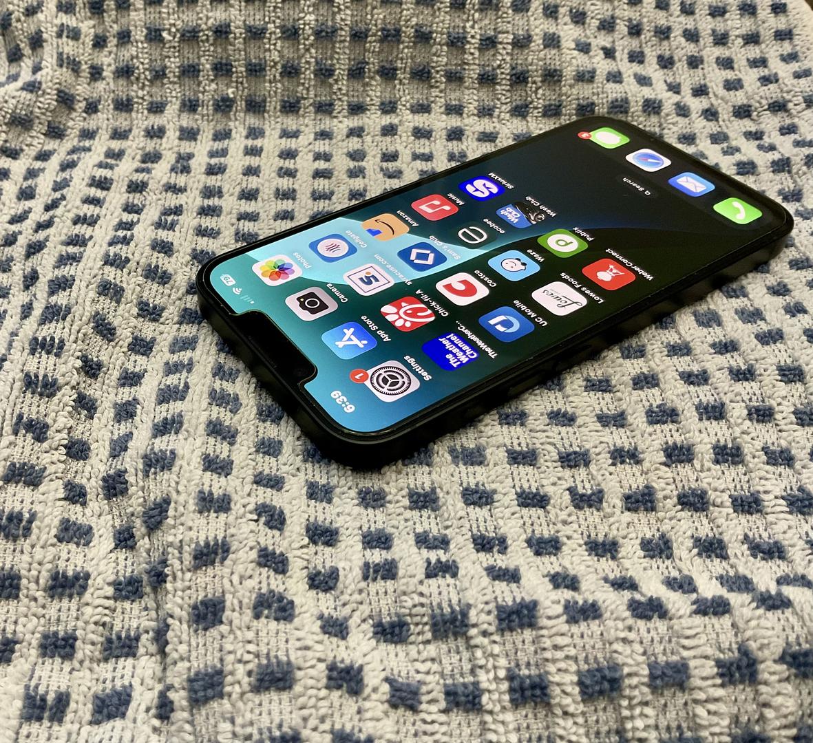 Apple iPhone 16e - Unlocked, Black, 128GB, A3212 - LZGD01707 - Swappa