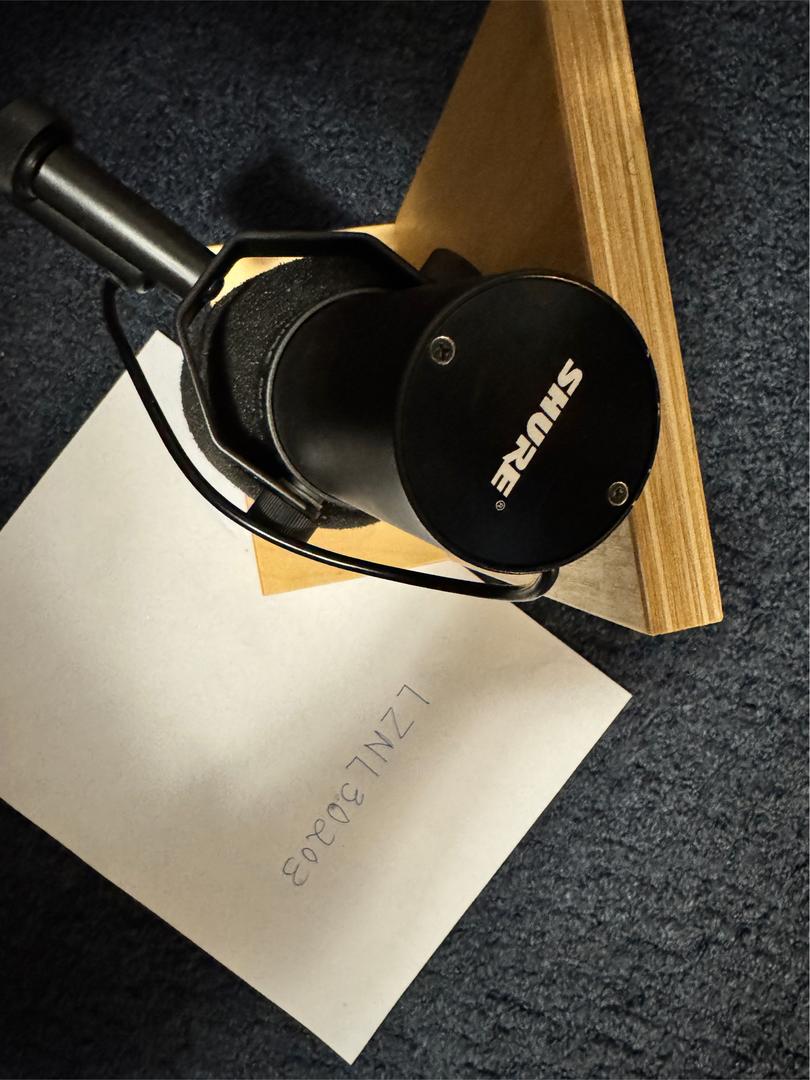 Shure SM7B - LZNL30203 - Swappa
